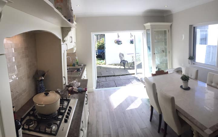Kid-friendly Cosy Home Close To The City Centre - Dublín