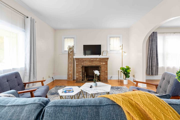 3 Br | 2 Mins To Village Of New Hartford | - Utica, NY