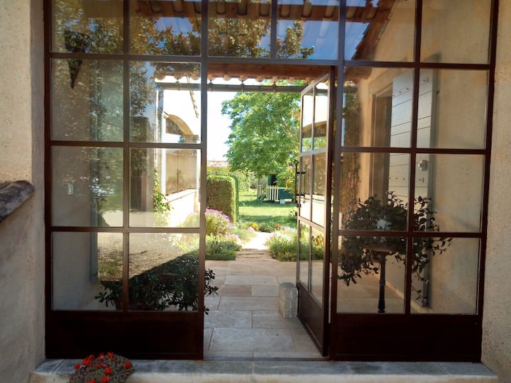 T2 De Charme Au Calme, Jardin Privatif - Arles
