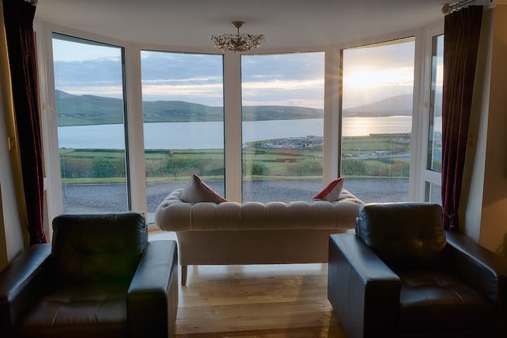 Spektakuläre Ausblicke Auf Die Bucht Von Dingle Und Stadt Von Ein Luxuriöses Zuhause. - Dingle