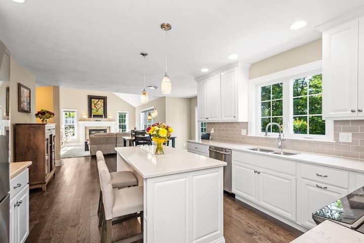 Modern Home | Peaceful Retreat & Lots Of Privacy - Rutland, MA