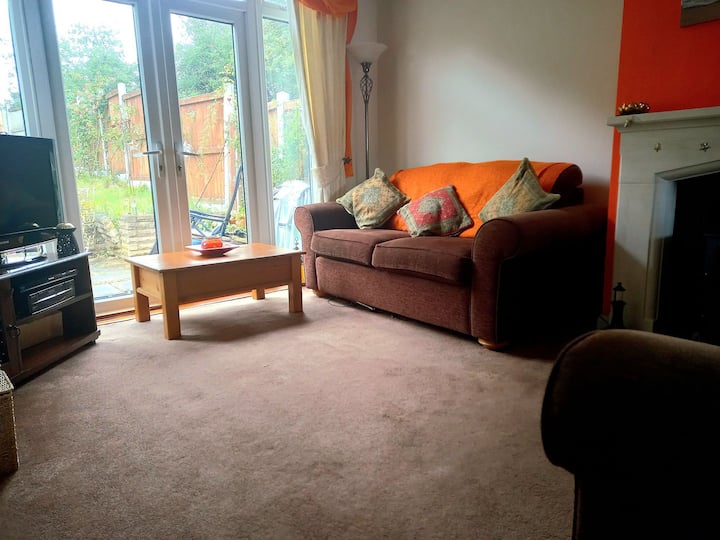 Cosy Home From Home - Basildon