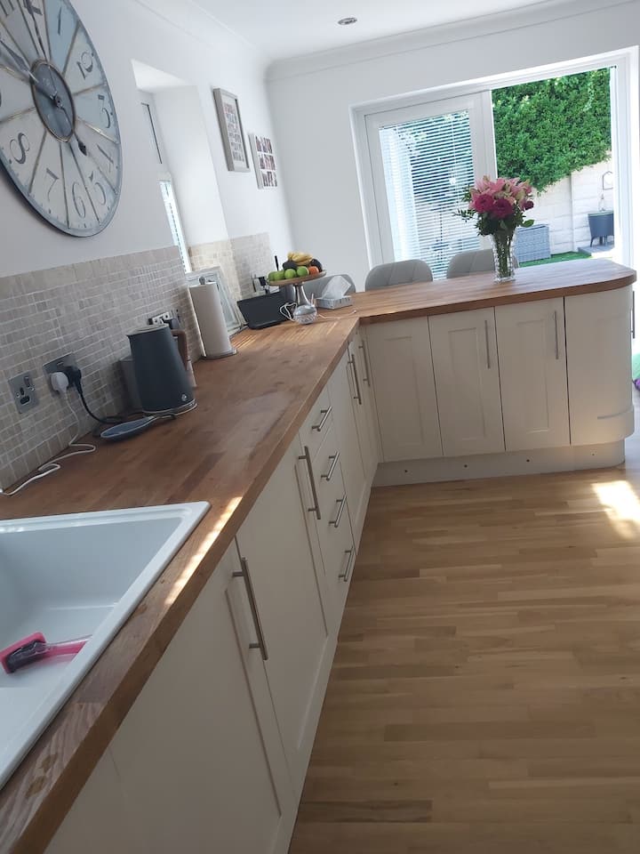 Private Rooms +
Hottub+cinema Room (Dog Friendly!) - Bournemouth