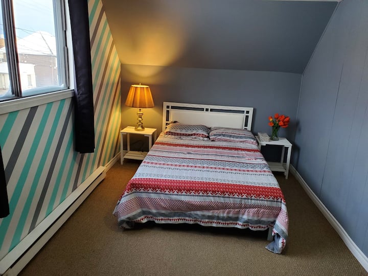 Cozy Downtown Upper Level Private 
Apartment - Greater Sudbury
