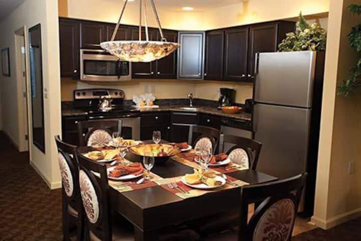 Minutes From Shopping And Theme Parks Sleeps 6! - Williamsburg, VA