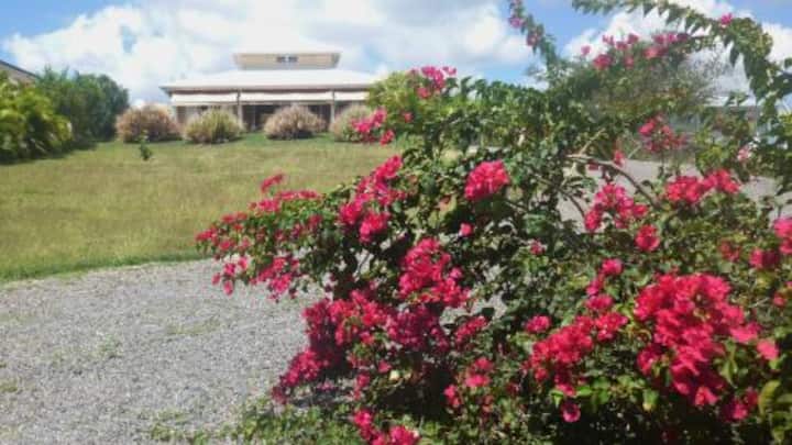 Jolie Maison  A Sainte Anne - Guadalupe