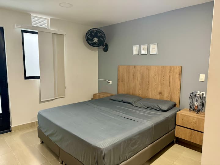 Confortable Apartaestudio Laureles, Medellín - Medellín