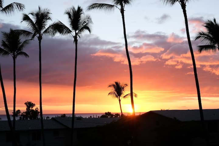 Comfy, Clean & Stylish Condo W/ Ocean&sunset Views - Kailua-Kona, HI