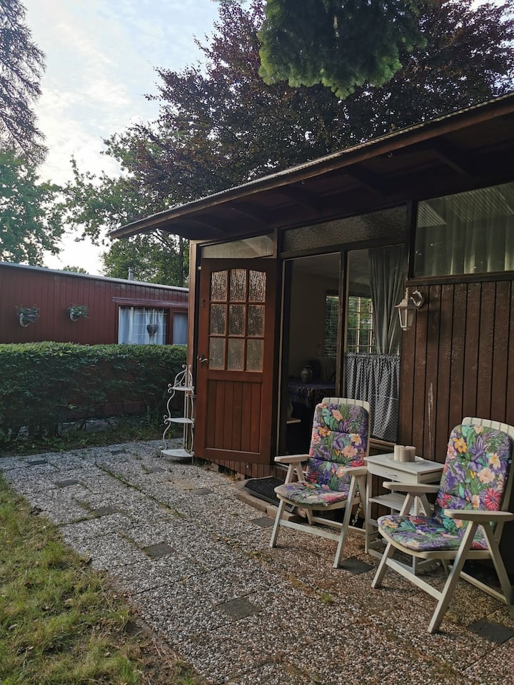 Kabouter Huisje Op Rustige Plek Oostvoorne. - Hoek van Holland
