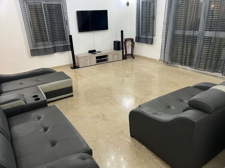 Magnifique Villa Avec Jacuzzi - Lomé