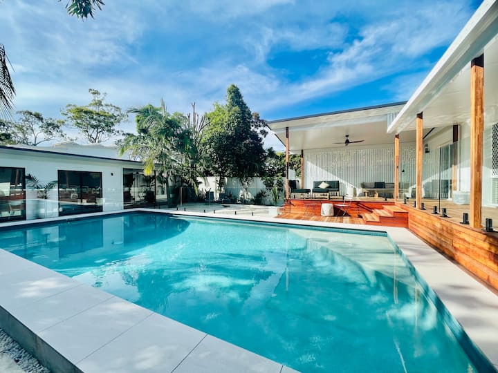 Currumbin Waters Fabulous 4br Family Pool Oasis - Coolangatta