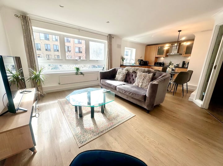 Stylish Kiwi Tree Apartment Close To Trainstation - Cambridge