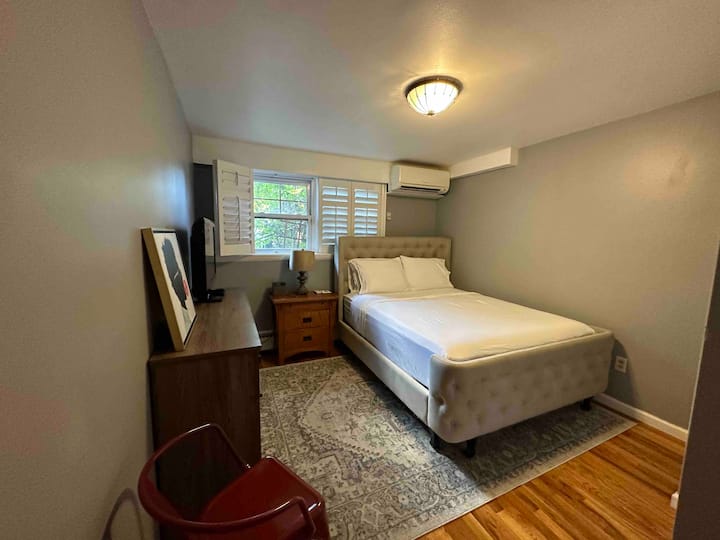 Serene Residence With Private Bathroom And Parking - Dobbs Ferry, NY