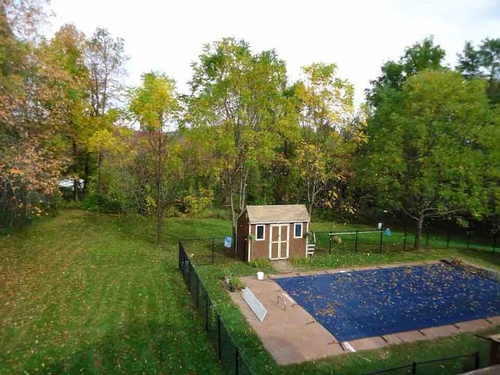 Nature's Corner
Northampton-area
Hot Tub
Pet Ok - ノーサンプトン, MA