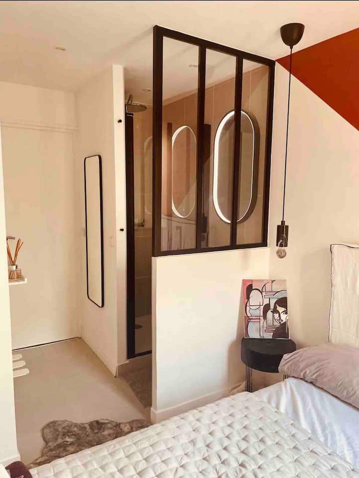 Petit Studio Isolé, Sdb Et Wc - Saint-Cloud