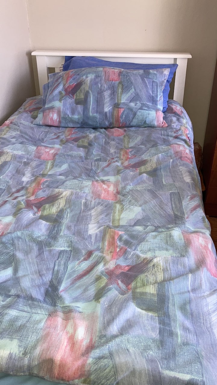 Welcome 1-bedroom Available. Free Parking & Wi-fi - Swords