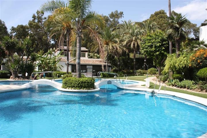 Beachfront Development With Tropical Gardens. - Marbella