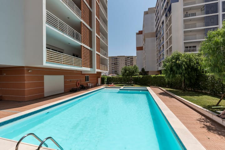 2 Bedroom Apartment Between Beach And Centre - Portimão