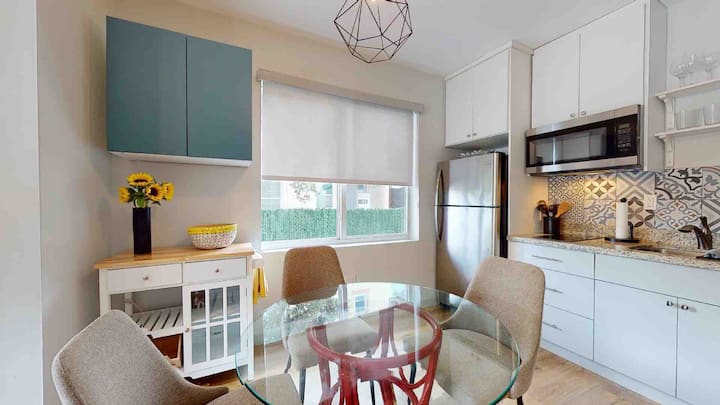 Tressa #2: 2 Bed/ 2 Bath, 4 Beds, Free Parking - 