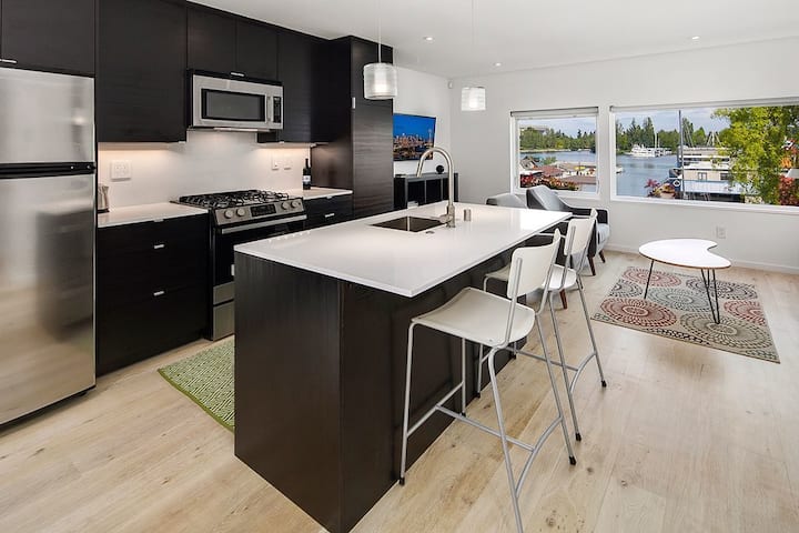 Modern Waterfront Portage Bay Apartment - Seattle, WA