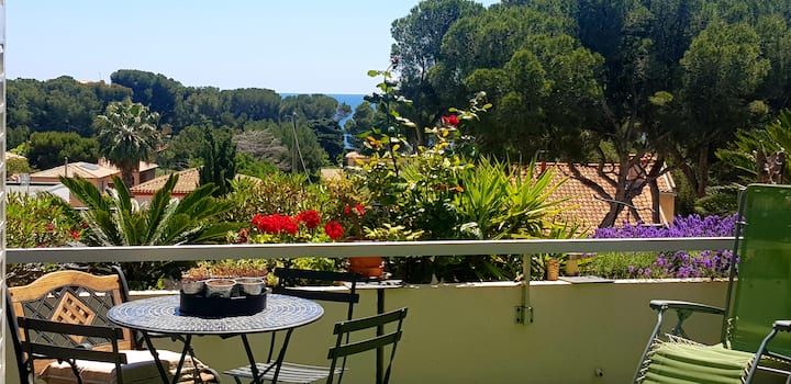 Calanque du Cap Rousset Holiday Rentals & Homes - France | Airbnb
