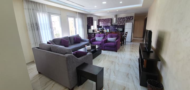 Lovely Modern 2 Bedroom Apartment, In One Of The Best Locations In Amman, Near-by Markets And Restaurants Available. - Amman