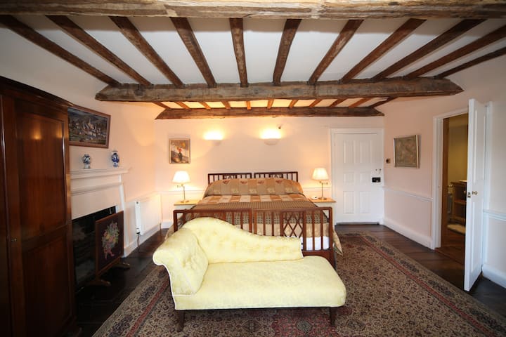 Super Manor House Bed And Breakfast 1 - Brecon