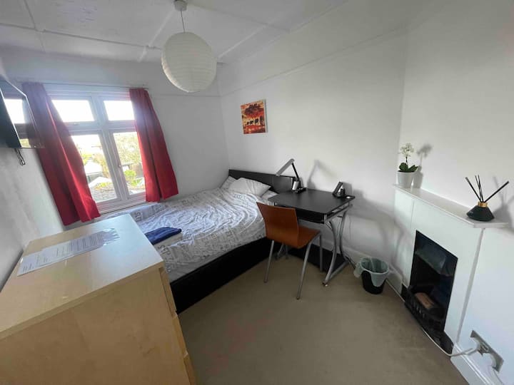 Cozy Double Room With Great Facilities - Cambrige (UK)
