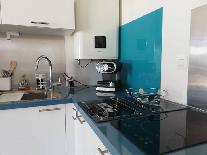 Beau Studio 23 M2 
Proche Plage
 Vue Mer - La Ciotat