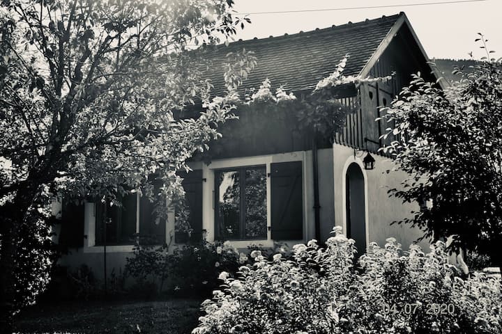 Petit Chalet à Gex - Divonne-les-Bains