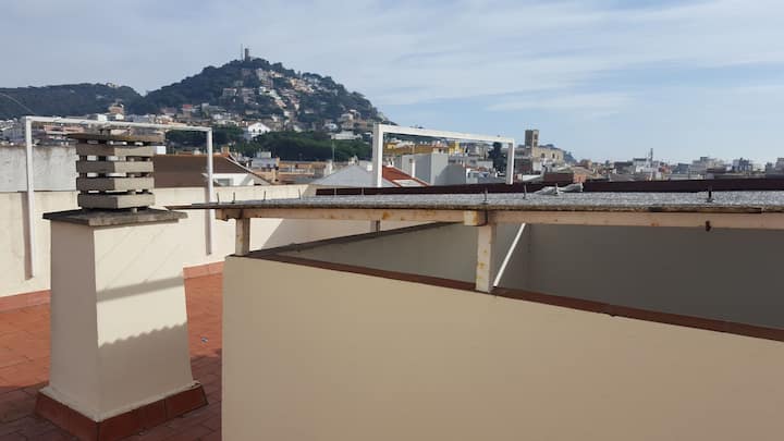 Piso Céntrico Con 3 Habitaciones Y Bien Ubicado - Blanes