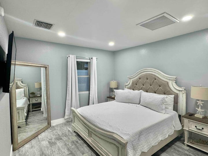 The Great Escape Guesthouse - タンパ, FL