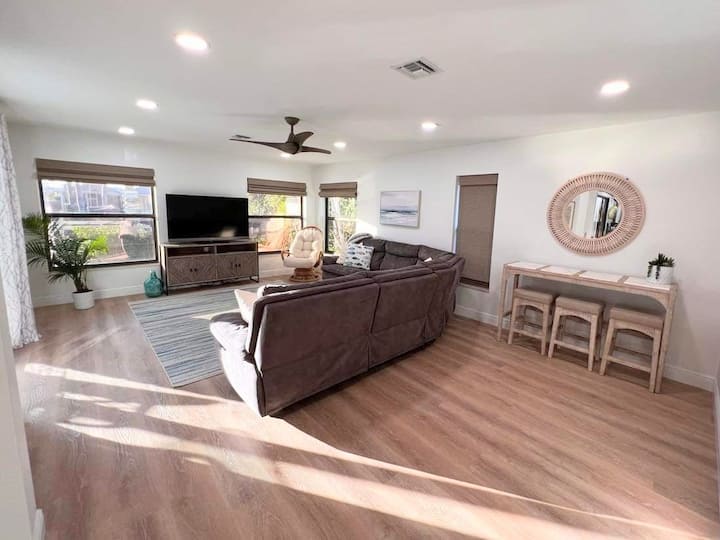 Relaxing Waterfront Home W/ Private Pool And Dock - Stuart, FL
