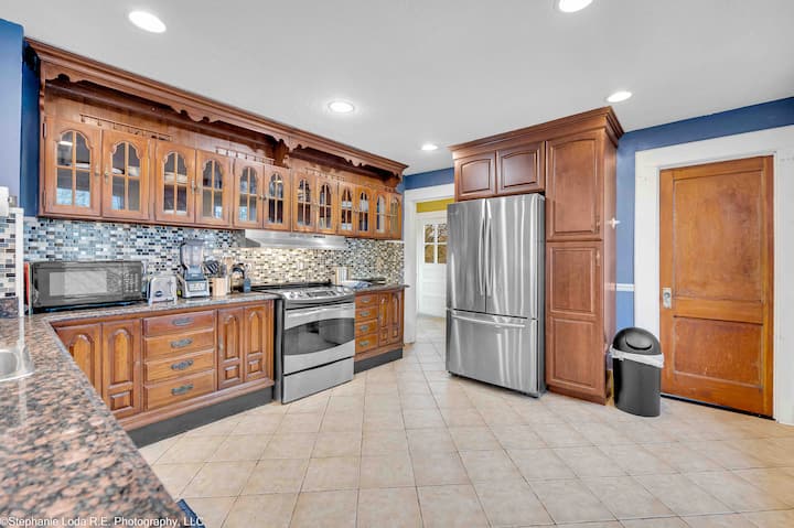 Cozy 3 Br Retreat W/ Jacuzzi, Office +Backyard. - Gouveia Vineyards, Wallingford