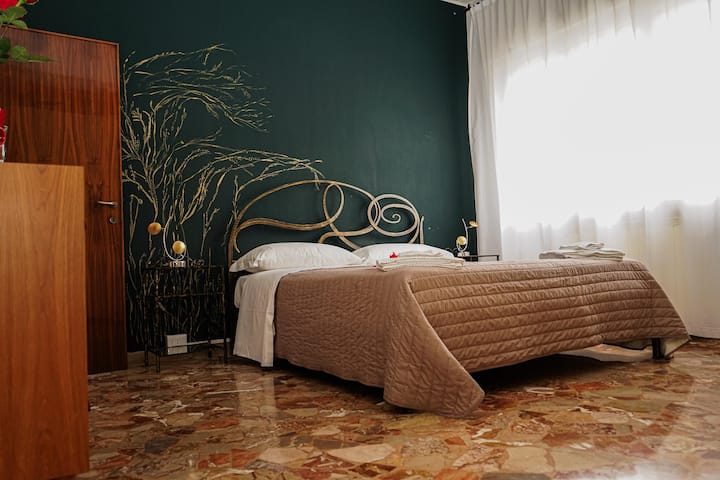 Casa Grande Xxiv Maggio Per 8 Persone
Free Wi-fi - メストレ