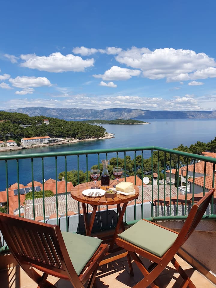 Apartment With The Stunning View - Gelsa