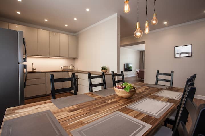 Central. 10 Beds+2 Sleeping Sofas. 14 People - Riga