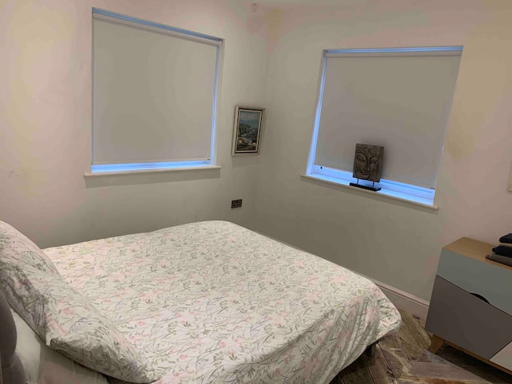 Peaceful 1 Bed In Town Centre - Newbury