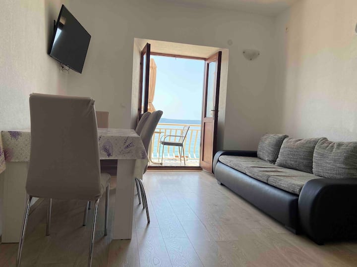 Stunning 2+2 Person Apt. W/ Amazing Views - Igrane