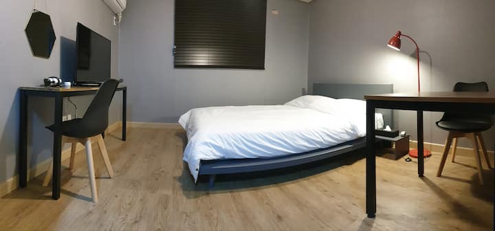 도보상품/수원역 인근/풀옵션 레지던스/퀸 베드/장기가능/자가격리불가 - Suwon-si