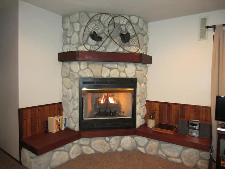 Hot Tub, Fireplace-mt Rainier Paradise Guest House - Ashford, WA