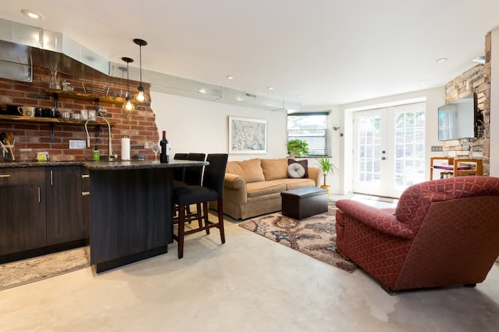 Pink Guest House Cellar- Private Patio & Entrance! - Boise, ID