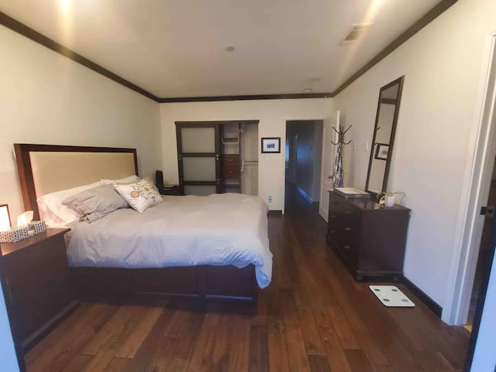 Cozy Room With A Private Entrance - Santa Monica, CA