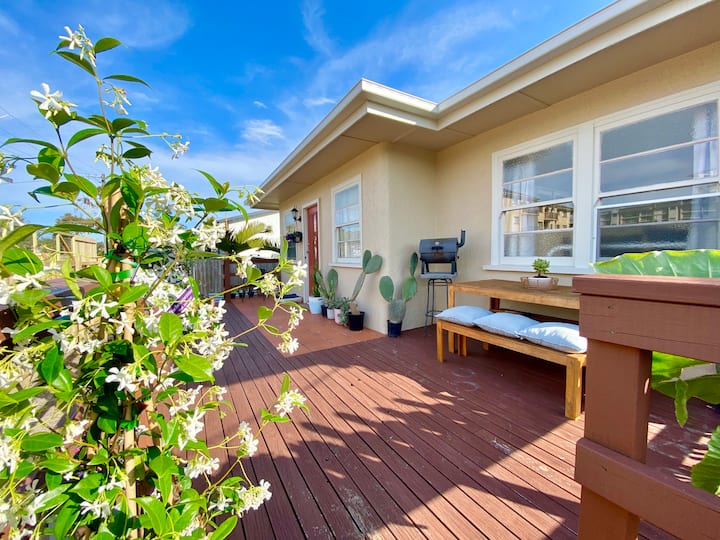 Kirra Family Beach Cottage – 3 Bed – Walk To Beach - Coolangatta