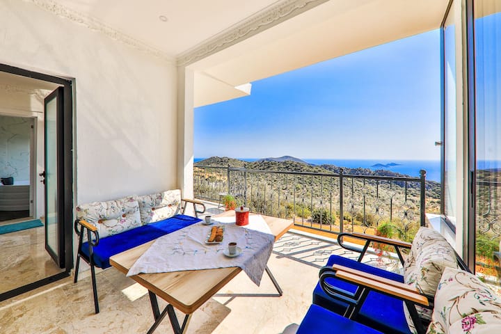 Mavi̇ Sui̇t
Deniz Manzaralı,çift Jakuzili, Lüks Suit - Kalkan