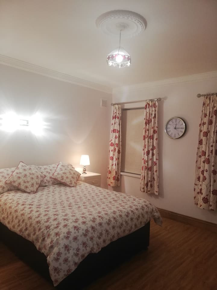 1 X Double Room. - Claregalway