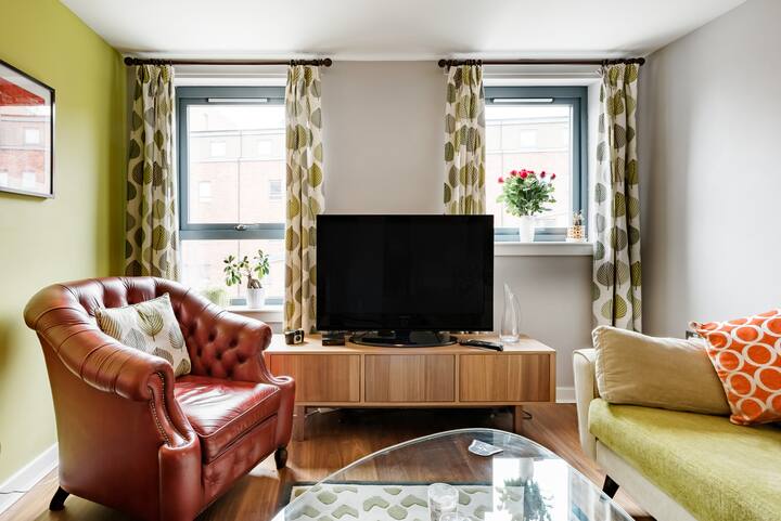 Unique Stylish Apartment By The Shore - Edinburgh, UK