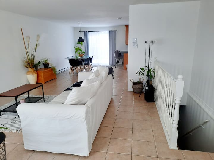 Spacieux Sur Deux éTages - Québec, QC