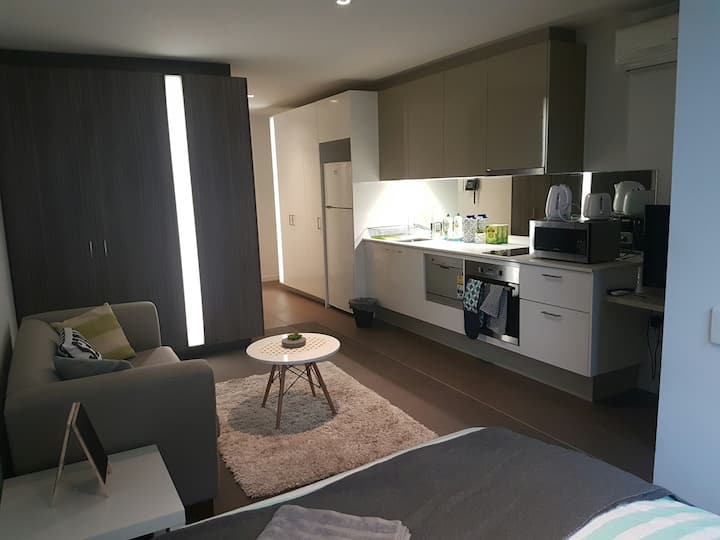 Furnished Apt In The Heart Of Cbd Opposite Skybus! - Melbourne