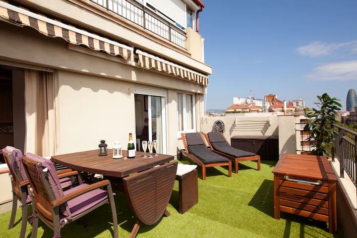 Boutique Terrace : Private Terrace, Wifi & Aircon - Barcelona